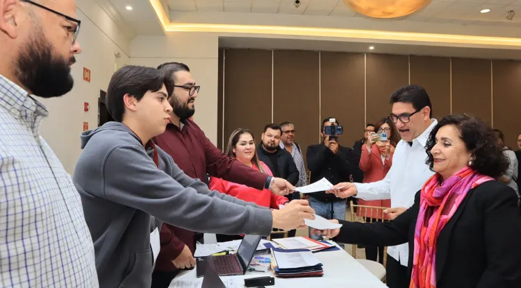 Oficializa JFGN planilla para buscar la reelección Nuevo día