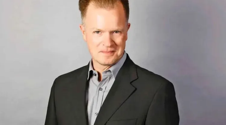 Arturo López Gavito debuta como escritor Nuevo día