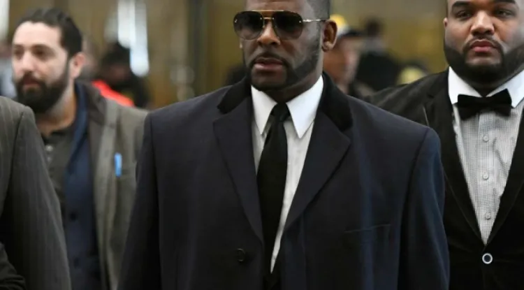 R. Kelly es acusado de 11 nuevos cargos sexuales en Chicago Nuevo día